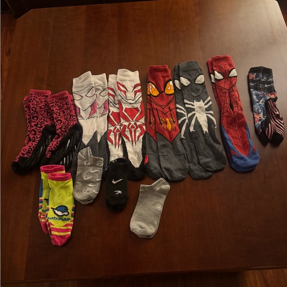 Marvel | Accessories | Marvel Spiderman And Friends Sock Set Red Black ...